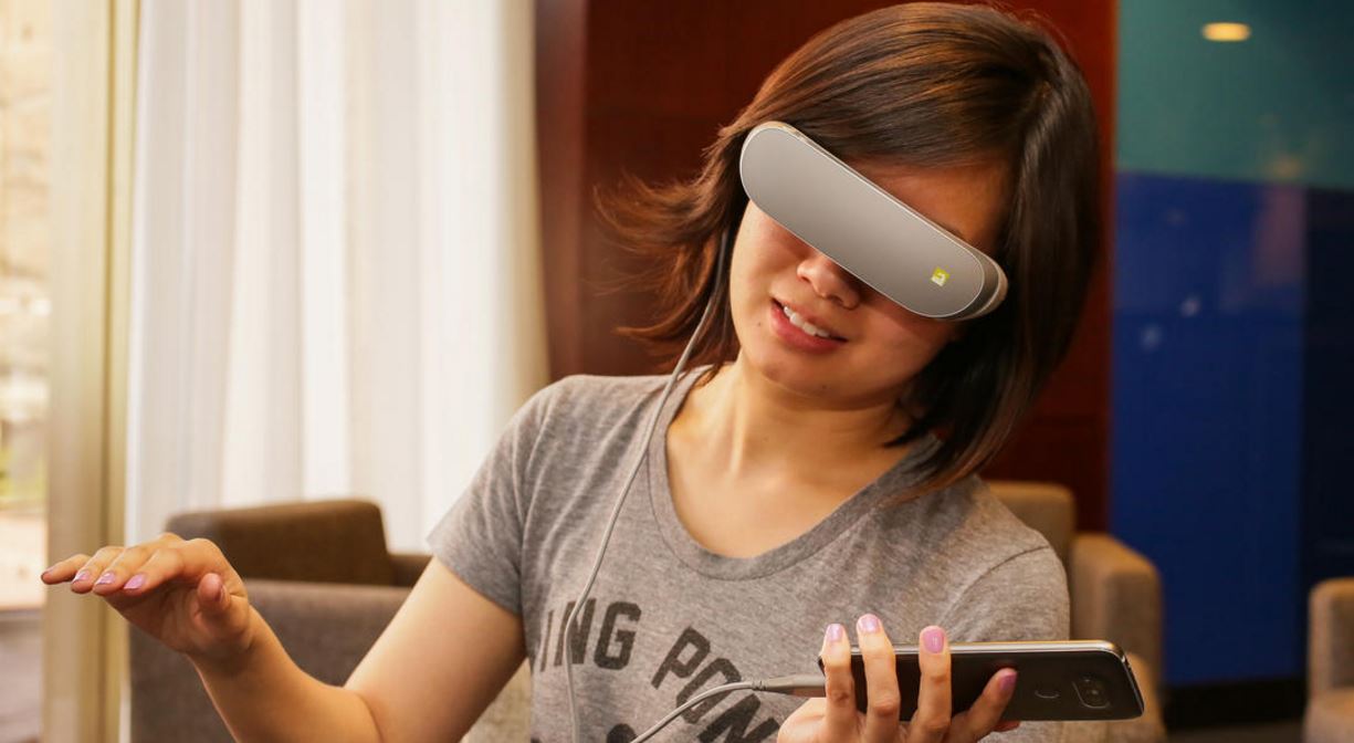 Les lunettes LG 360 VR présentées pour le LG G5